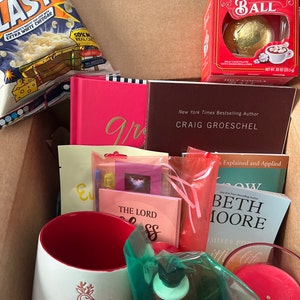 Deluxe Surprise Book Box - Choose Genre! - Etsy