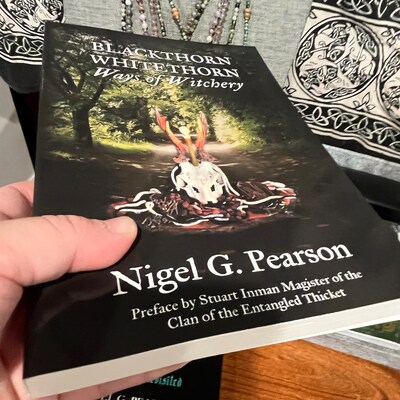 The Witch Compass: Working With the Winds in Traditional Witchcraft. by ...