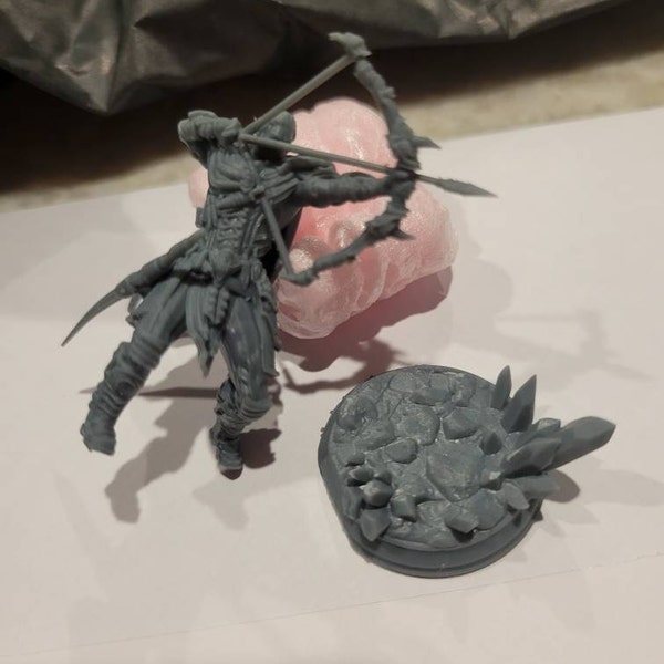 Draconic Longsword Warrior Knight Miniature 32mm Scale - Dragonborn ...