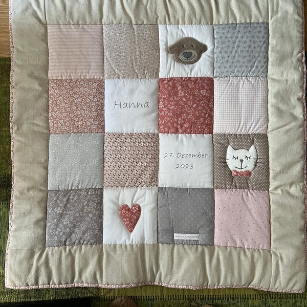 Krabbeldecke mit Namen, Babydecke, Krabbeldecke mit Namen Frieda Patchworkdecke, personalisiert ...