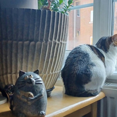 Ceramic Bent Ginger Stripped Cat With Bristle Whiskers Cool Gift for ...