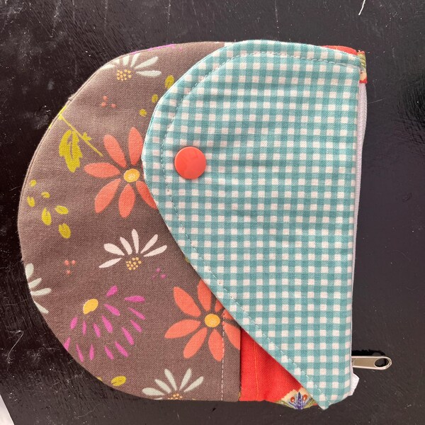 Round Wing Zipper Pouch PDF Sewing Pattern | Includes Pattern Pieces - Etsy