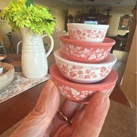 Miniature Pyrex-inspired Mixing Bowls – Stackable Retro Kitchen Display ...