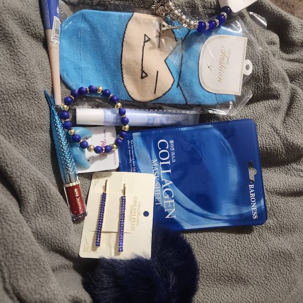 Favorite Color Mystery Box/ Mystery Bags/cute/ Trending - Etsy