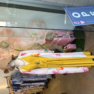 Free-standing Giant Paper Flower Window Display Spring Summer Wedding ...