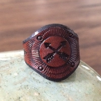 Petite Crossed Arrows Leather Ring - Etsy