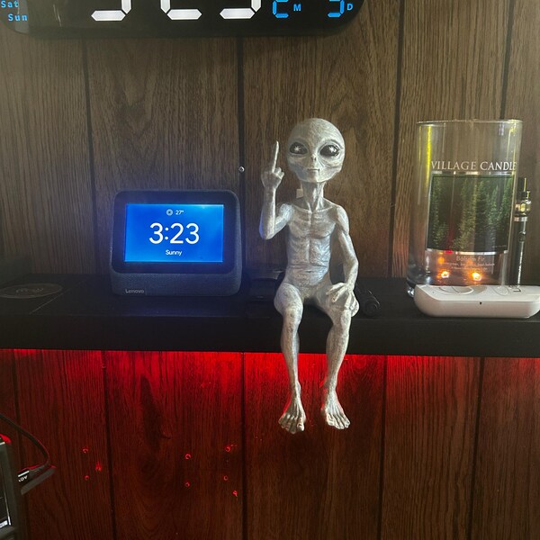Rude Alien Statue “flipping the Bird” 10″ H Shelf Sitter ...