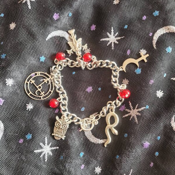 Watership Down Locket. Fiver and the Black Rabbit - Etsy