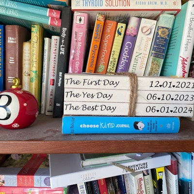 Custom Book Stack Centerpiecewedding & Home Decormade With Real Booksliterary Wedding ...