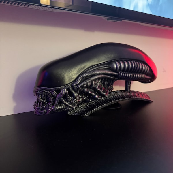 Xenomorph Alien Display Piece With Removable Translucent Dome - Etsy