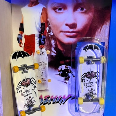 Fingerbomb Sk8boards Complete Custom Retro Style Fingerboard - Etsy