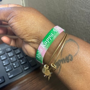 Delta Wristband - Etsy