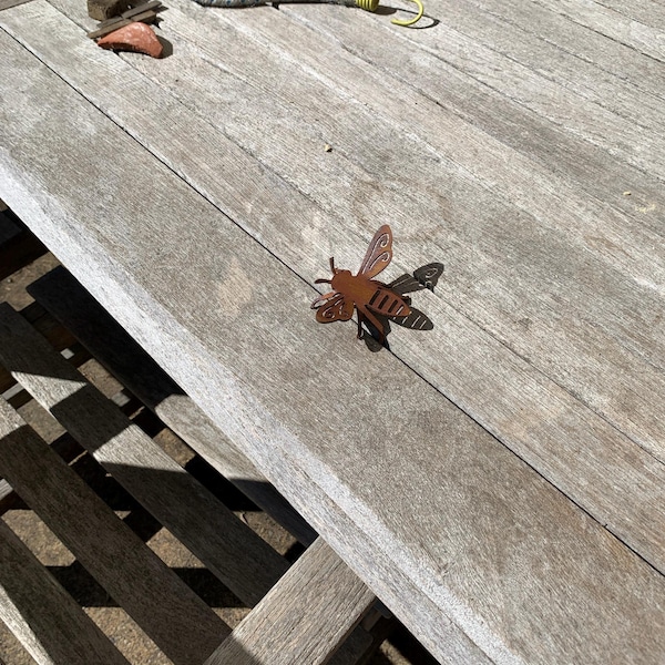 Rusty Metal Honey Bee- Rusty Insect - Pagan Garden Gift - Rusty Bee ...