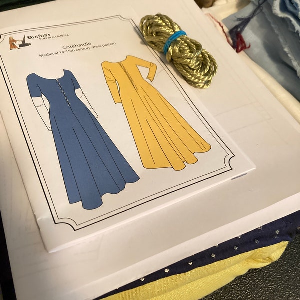 Sewing Pattern-cotehardie Medieval Dress - Etsy