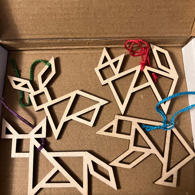 PinsAndStrings - Etsy Canada