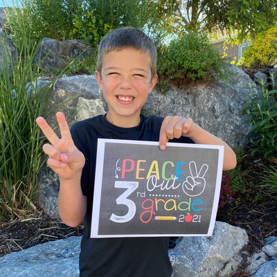 Last Day of 3rd Grade Printable Peace Out 3rd Grade Chalkboard Sign ...