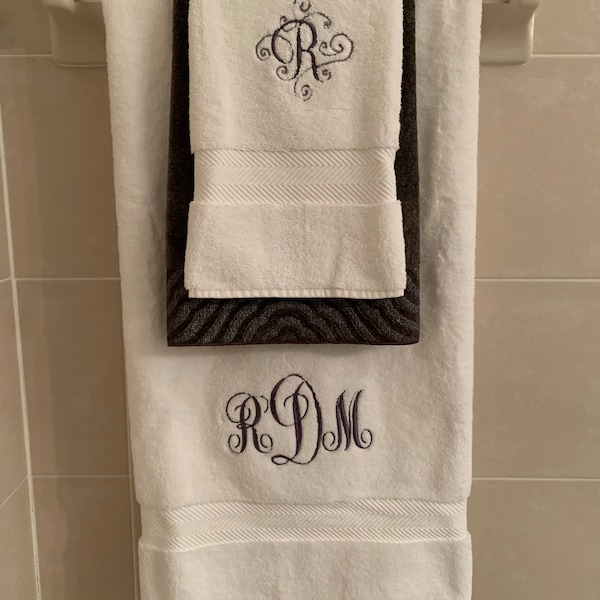 Interlocking Monogram Embroidery Font 4 Sizes Machine BX Embroidery ...