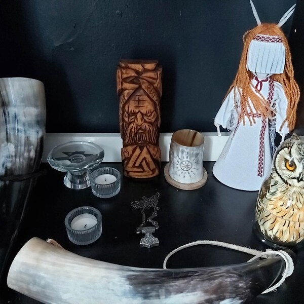 Thor Statue. Idol of Thor. Mjolnir. Thor Statue. Norse Pantheon ...