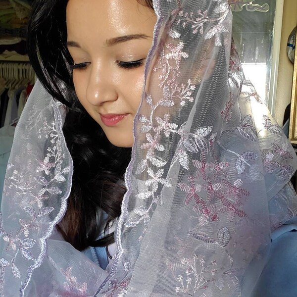 St. Mary Magdalene Traditional Mantilla Chapel Veil for Latin Mass ...