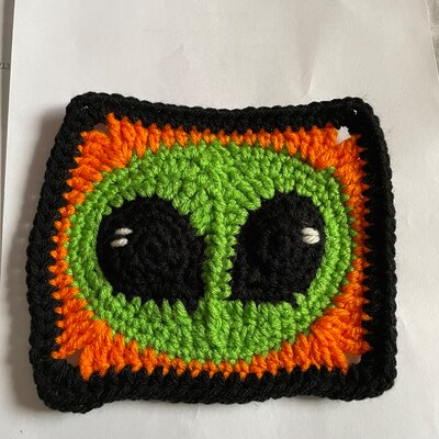 Alien Head Granny Square - Etsy