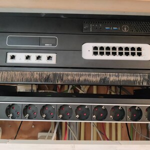 Logitech-squeezebox-crm66 Injection Molded Front and 3D Printed Rear ...