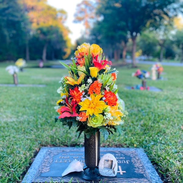 Rust Tan Yellow Fall Cemetery Headstone Saddle-grave Headstone Flowers ...