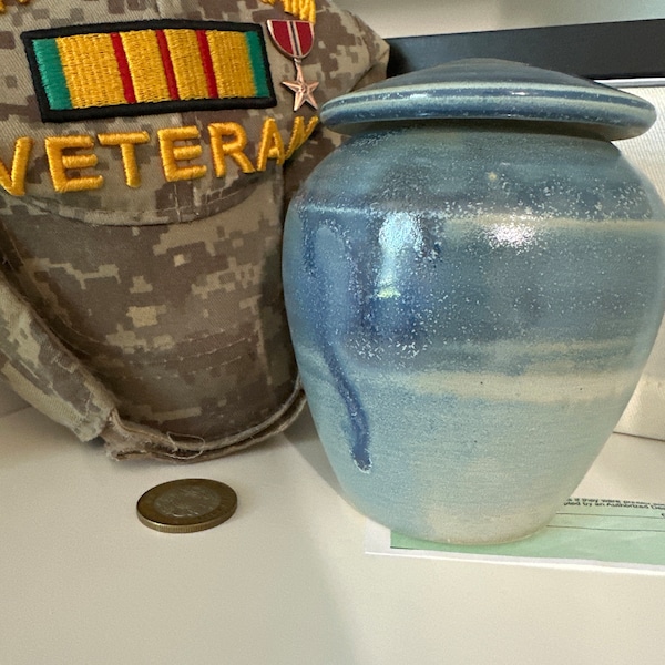 Medium Urn, Ice Blue, Handmade Ash Keeper Capacity 162 Cubic Inches 8 ...