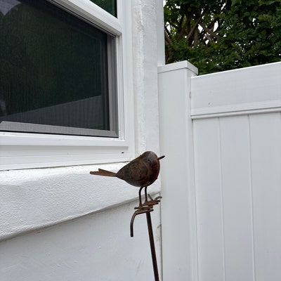 Tin Robin on Stake Stick Metal Garden Outdoor Decoration 100cm X 10cm ...