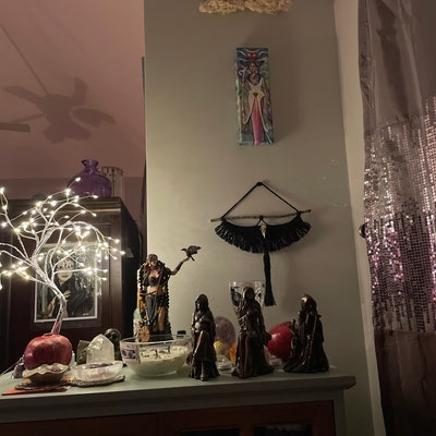 Crow Macrame Wall Hanging the Morrigu Crow - Etsy