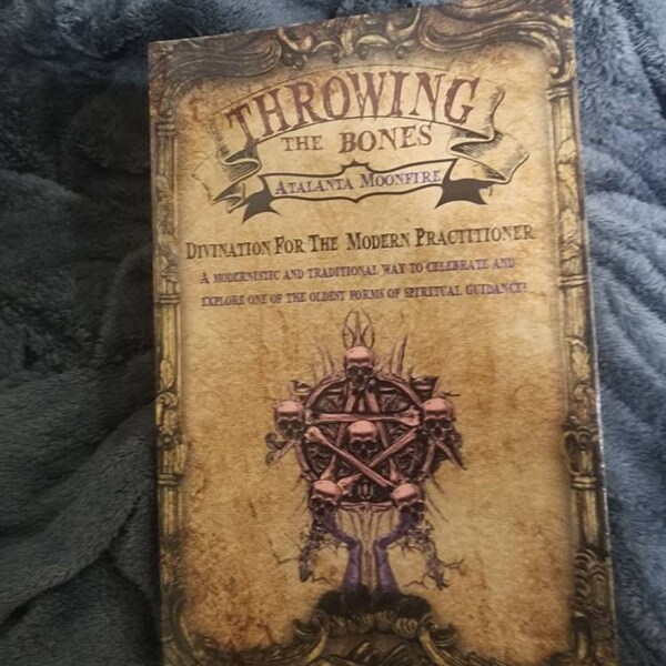 Throwing the Bones Book & Kit 129 Pgs and 15 Pc Learn to Throw the ...