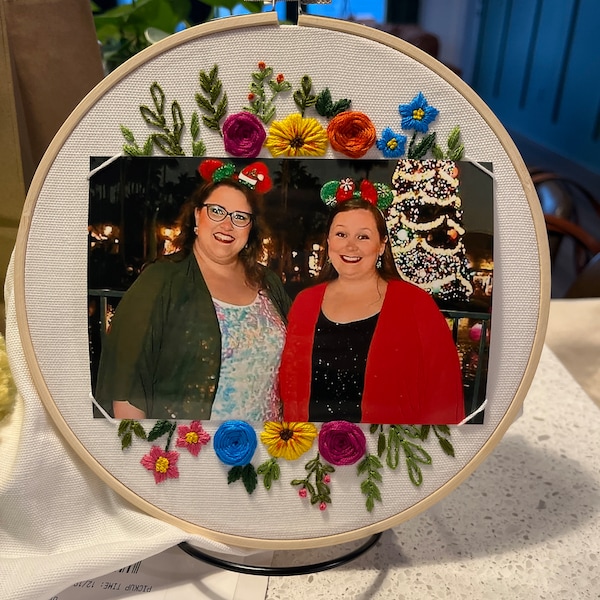 Flower Photo Holder Embroidery Pattern, Floral Picture Frame Hand ...