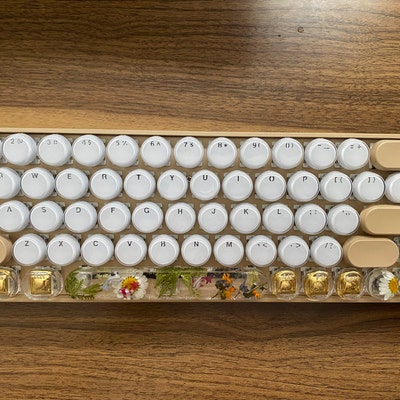 Leaf Typewriter Style RBG Keyboard With Number Pad and Wrist Rest - Etsy