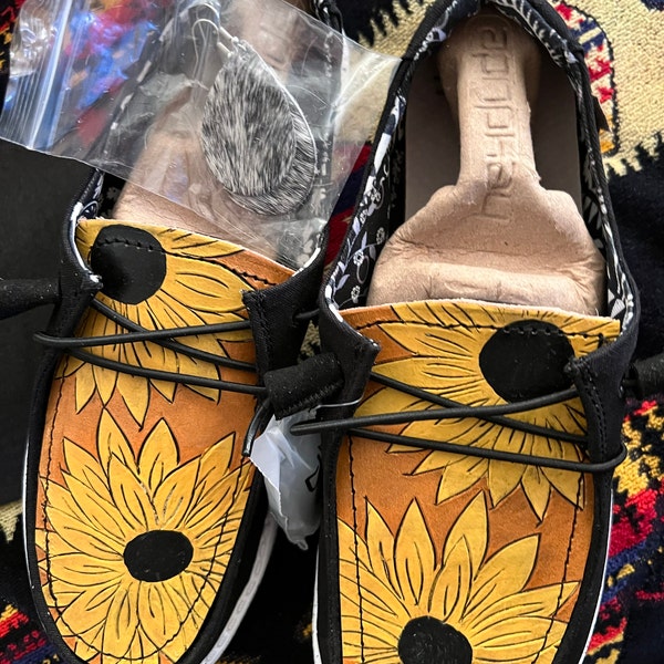 Custom Leather Tooled Converse Mock up Deposit - Etsy