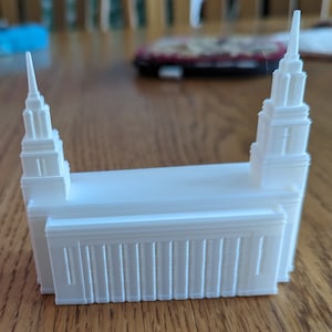 The Christus Statue Minimalistic 3D Printed Low Poly Modern Christian ...