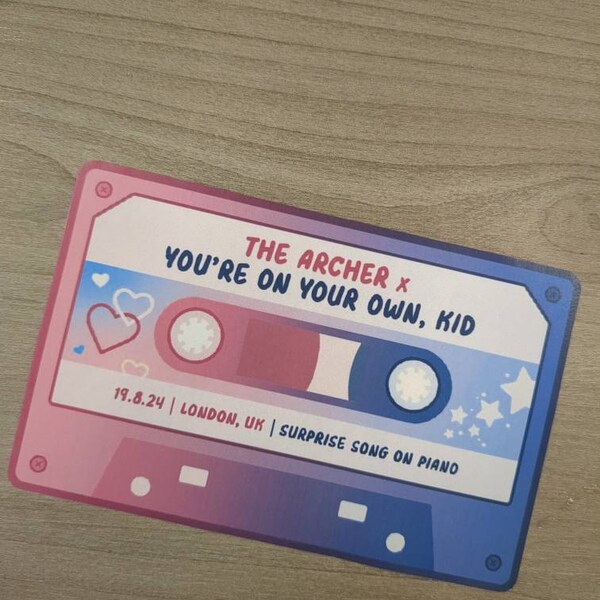 Cute Chibi Taylor Two Toned, Tour Outfit, Pop Star, Concert Performer ...