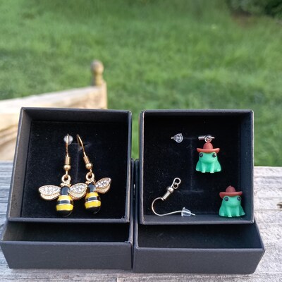 Fred the Frog but Hes a Cowboy / Mini Frog Earrings - Etsy