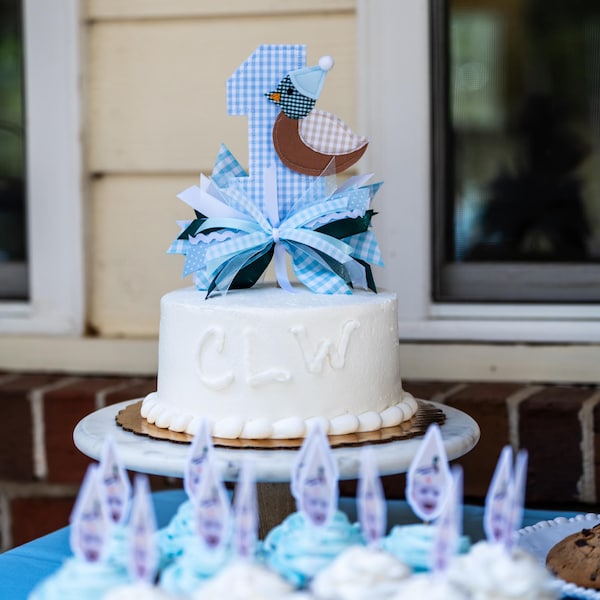 Monogrammed Crest Cake Topper - Etsy