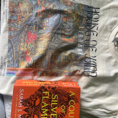 House of Wind Library Velaris ACOTAR Illustrated Art Licensed Shirt ...