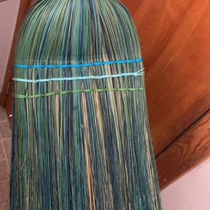 Ozark Hen's Wing Whisk Broom, Hand Tied, Havencroft Farm Broom, Natural ...