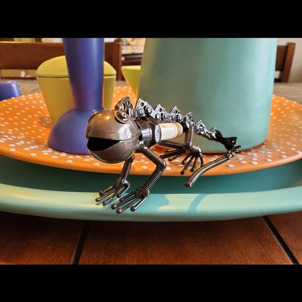 Metal Sculpture Wasp, Black Wasp America. Art Wasp Figurine. Welded ...
