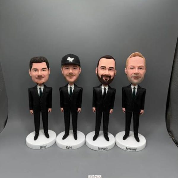 Personalized Wedding Cake Bobbleheads, Custom Figurine Wedding Cake ...