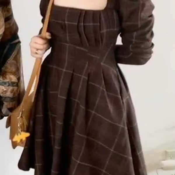 Pleated Dress With a Bow Back Detail and Puff Sleeves - EU 32-54 US 0 ...