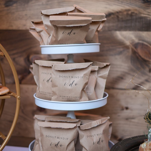 Cinnamon Roll Favors, Wedding Brunch, White Bakery Bags, Dessert Table ...