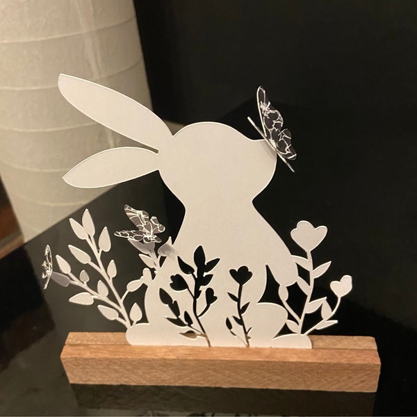 Plotterdatei SVG, DXF, PNG Hase in Blumen aus Papier zum selber basteln. Mit Schmetterlingen zum ...