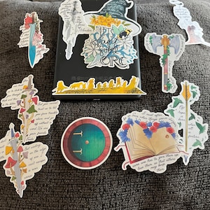 Book Lover Heart Shaped Bookshelf Vinyl Sticker - Etsy