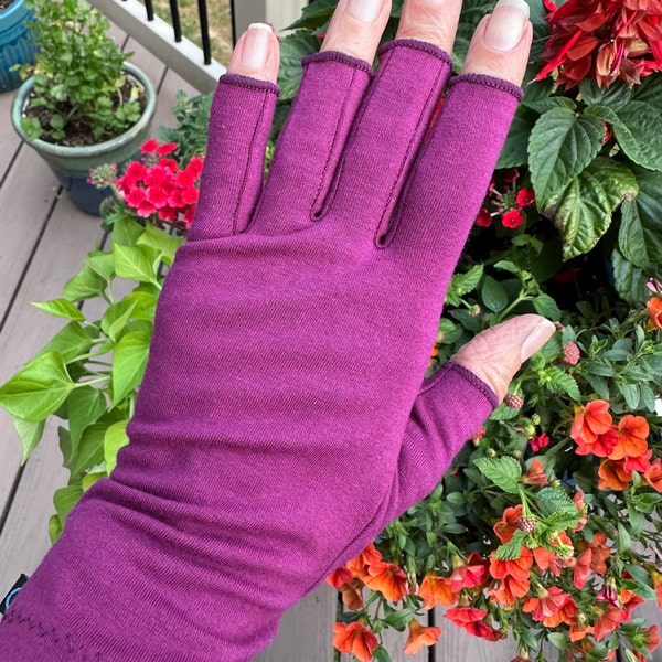 Classic Black Compression Gloves for Arthritis, Hand Pain, Hand Therapy ...