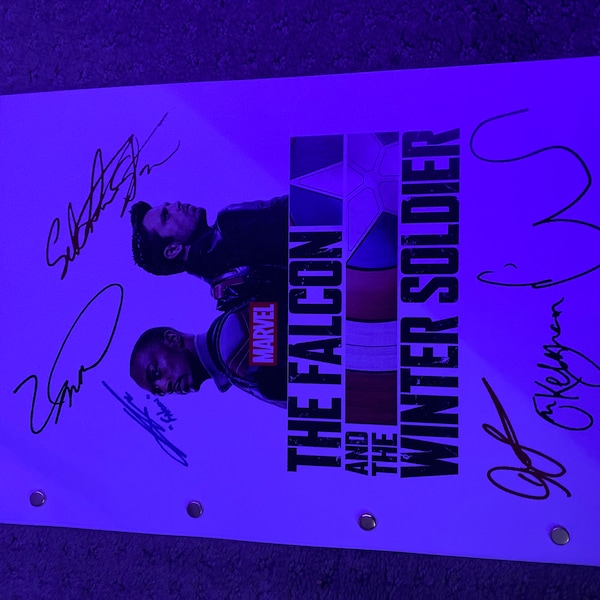 The Vampire Diaries Series Finale TV Script With Signatures Autographs ...