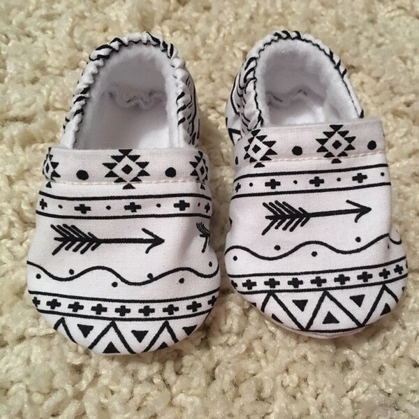 Baby Booties Tribal Stripe With Arrow (prints May Vary), Crib Shoes ...