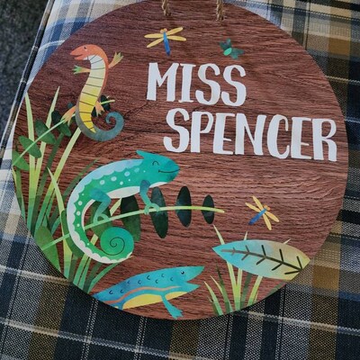 Reptile Round Wood Name Sign, Lizard Baby Sign, Round Wood Name Sign ...