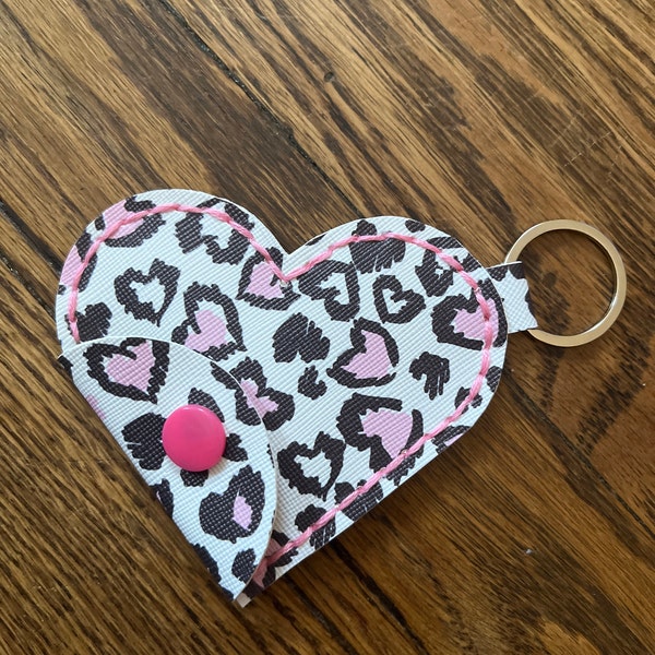Heart Coin Purse SVG, Doily Valentine Keychain Coinpurse Template ...